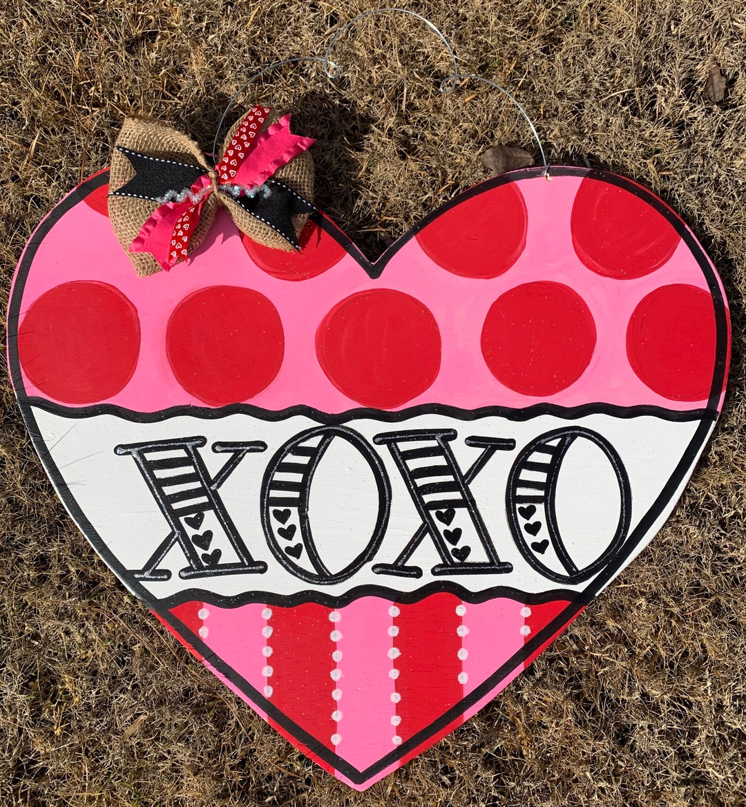 Valentines Day Door Hanger, Heart Door Hanger, Xoxo Door Hanger, Wood Door Hanger, Personalized ...