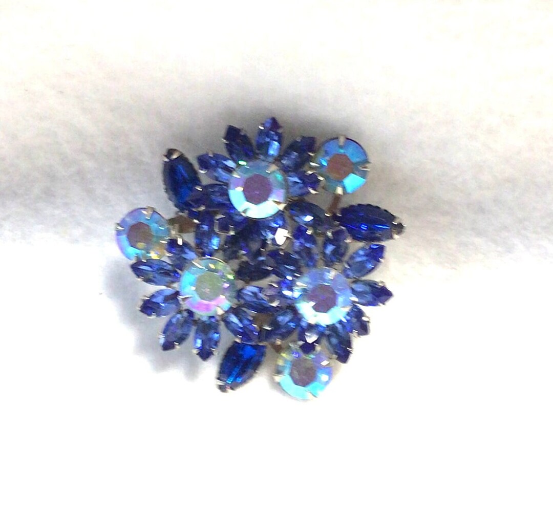Gorgeous Vintage Blue Brooch - Etsy
