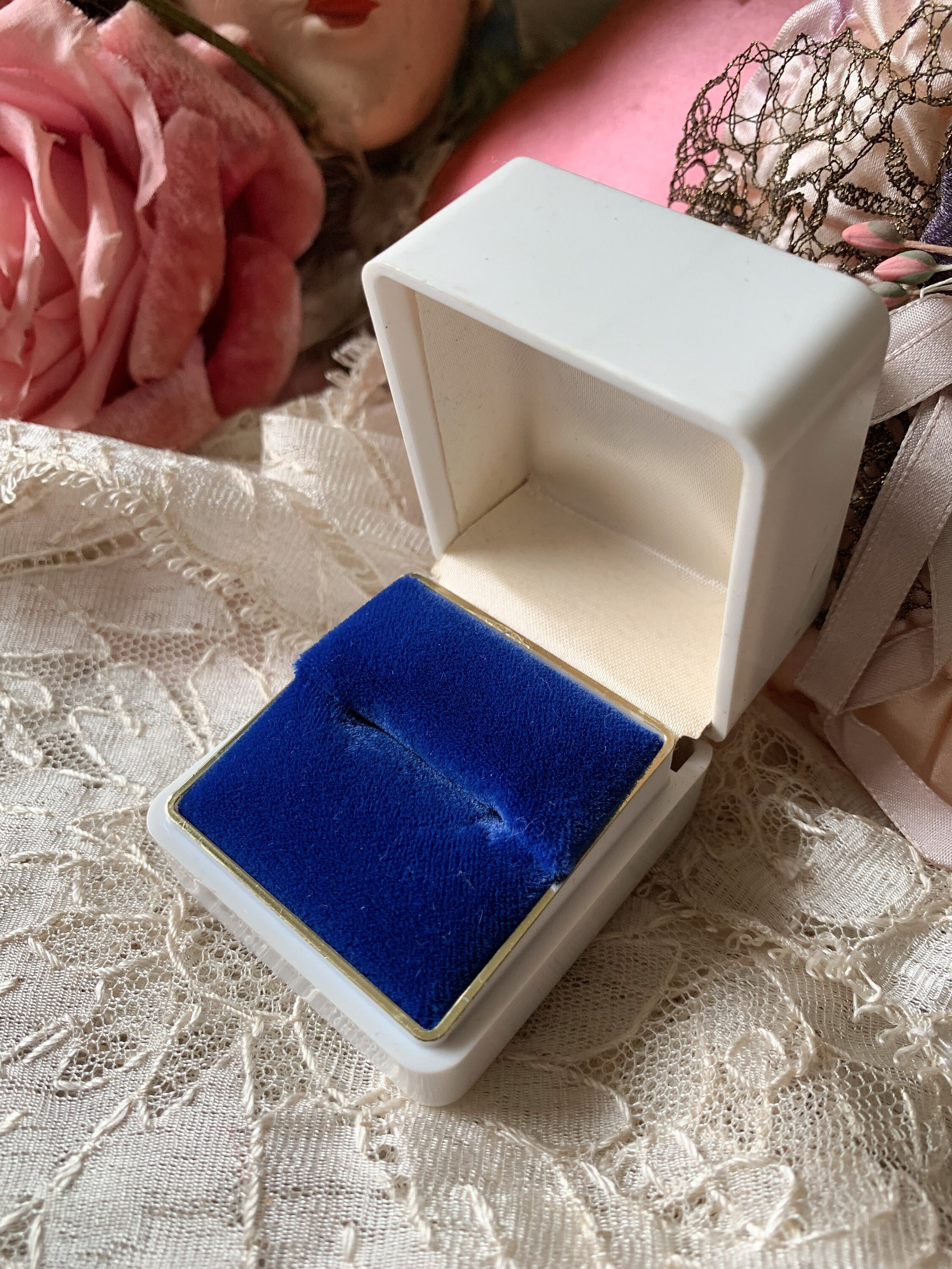 Vintage ring box blue velvet lining white cream gold plastic | Etsy