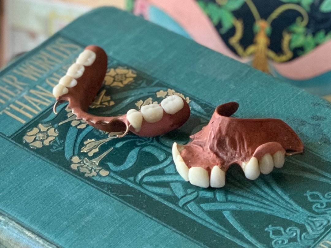 Vintage Partial Dentures Old False Teeth Used Worn Creepy Fake Teeth ...