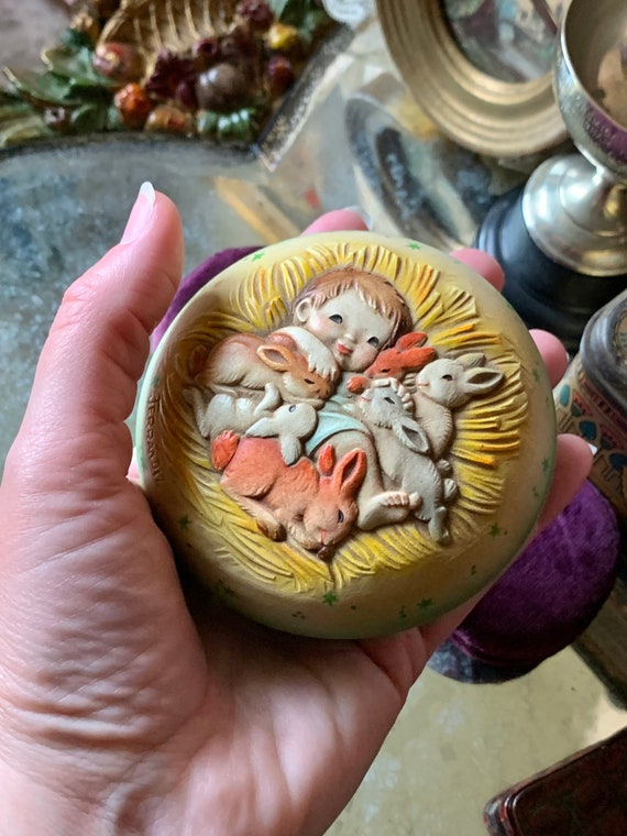 Vintage Anri jewelry box baby boy Jesus with animals … - Gem