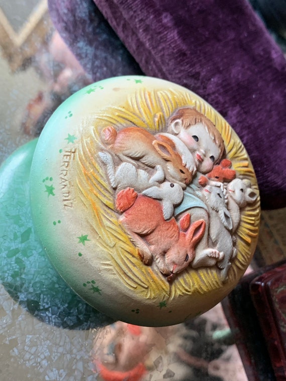 Vintage Anri jewelry box baby boy Jesus with animals … - Gem