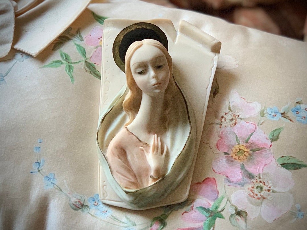 Vintage Mini Mary Wall Plaque Resin Sculpture Madonna Wall Hanging 4.75 ...