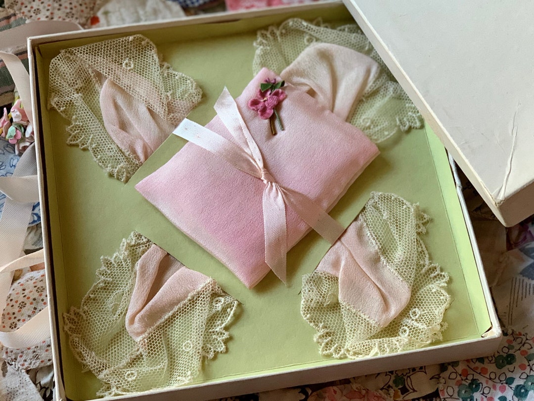 Vintage Hanky and Sachet Set Pink Flapper Handkerchief Boudoir Set ...