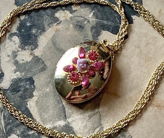 Vintage pendant necklace gold tone metal locket with pink rhinestone and tiny rose jewelry Etsy