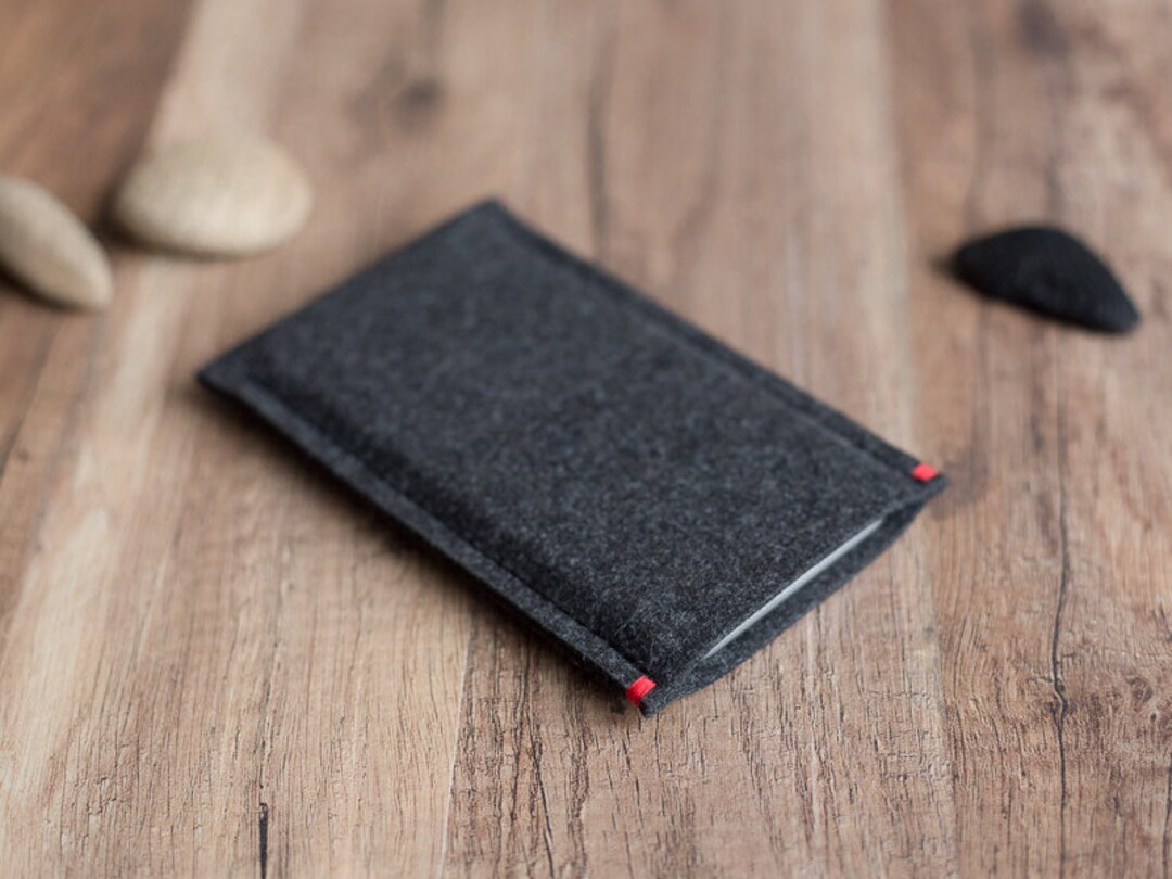 Ipod Touch, Classic Case Cover Sleeve | Thin or Thick | Anthracite Grey ...