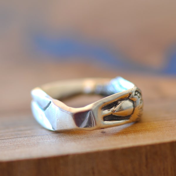 Silhouette Ring - Etsy