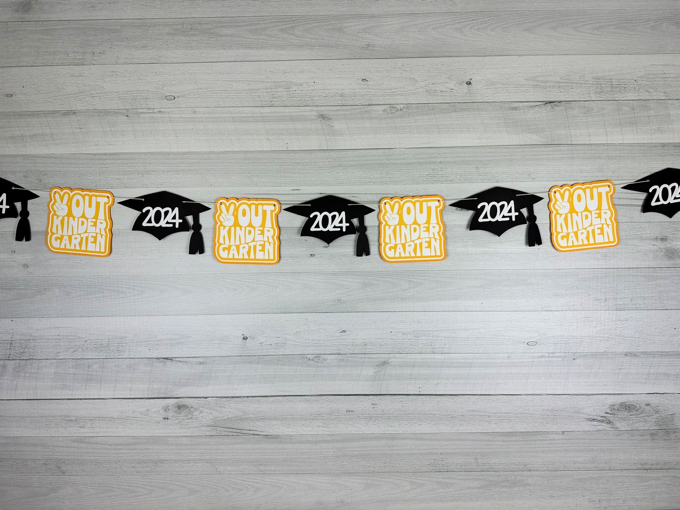 2025 Graduation Garland - PEACE OUT Choose Grade & Colors - 2025 Grad ...