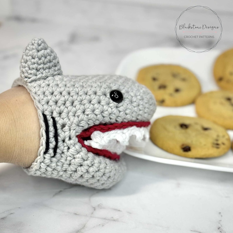 Crochet Oven Mitt Pattern: Shark Mini Oven Mitt Crochet Pattern ...