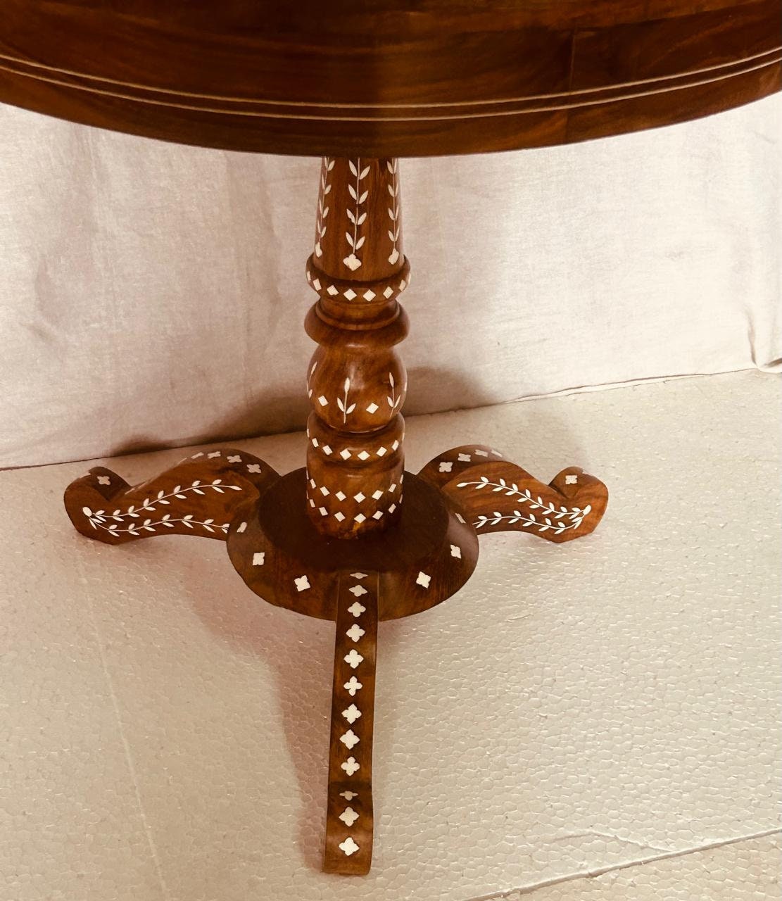 Wood Round Inlay Chess Table With Drawers and Coins in Natural Wood ...