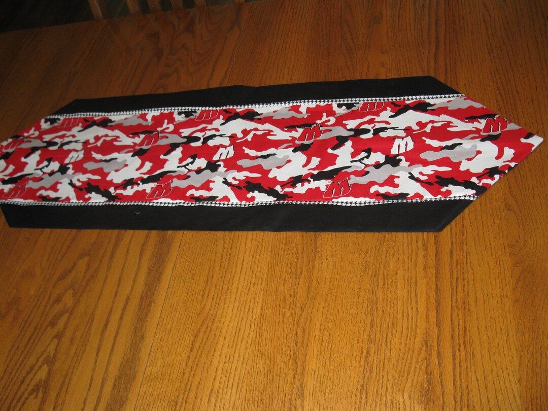 Wisconsin Badger Table Runner Table Topper - Etsy