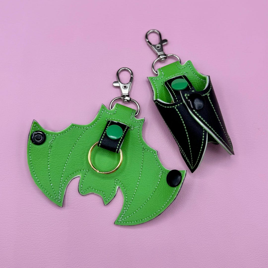 3D Bat Key Holder Keychain - Etsy