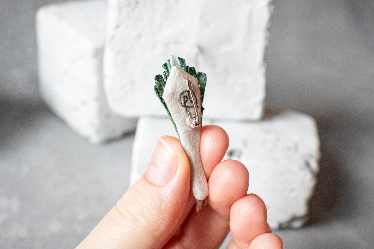 SET of 2 Leek Embroidered Collar Brooches - Etsy