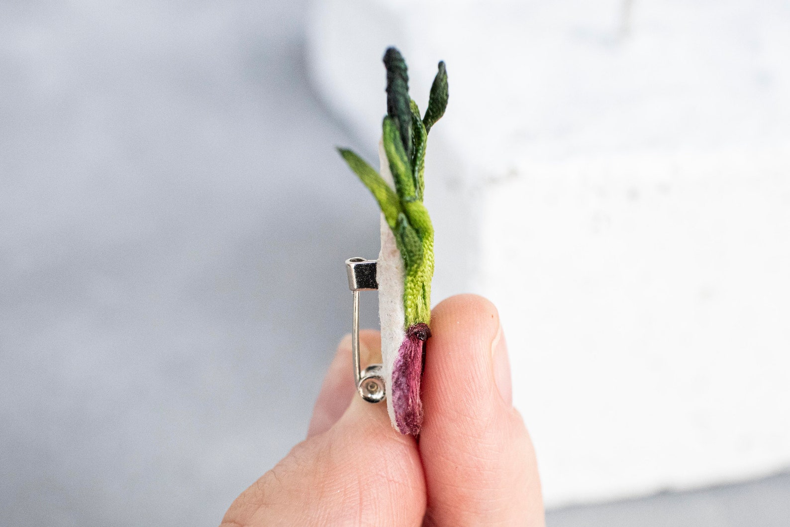 SET of 2 Red Onion Embroidered Pins - Etsy