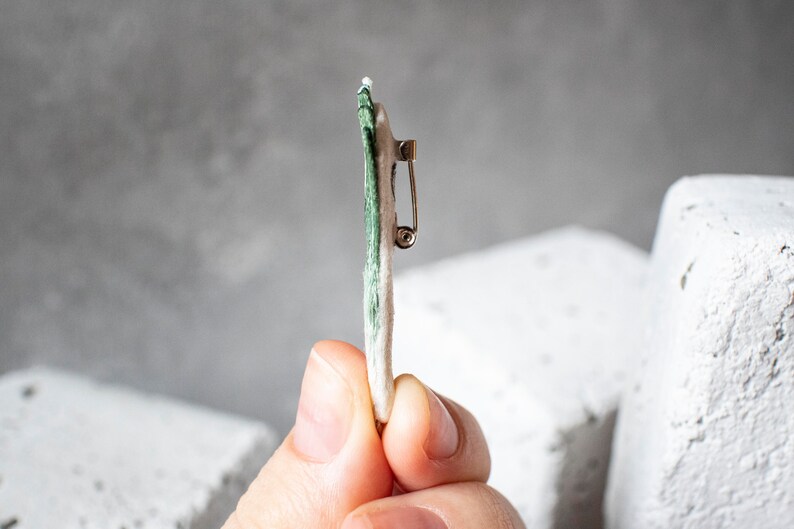 SET of 2 Leek Embroidered Collar Brooches - Etsy
