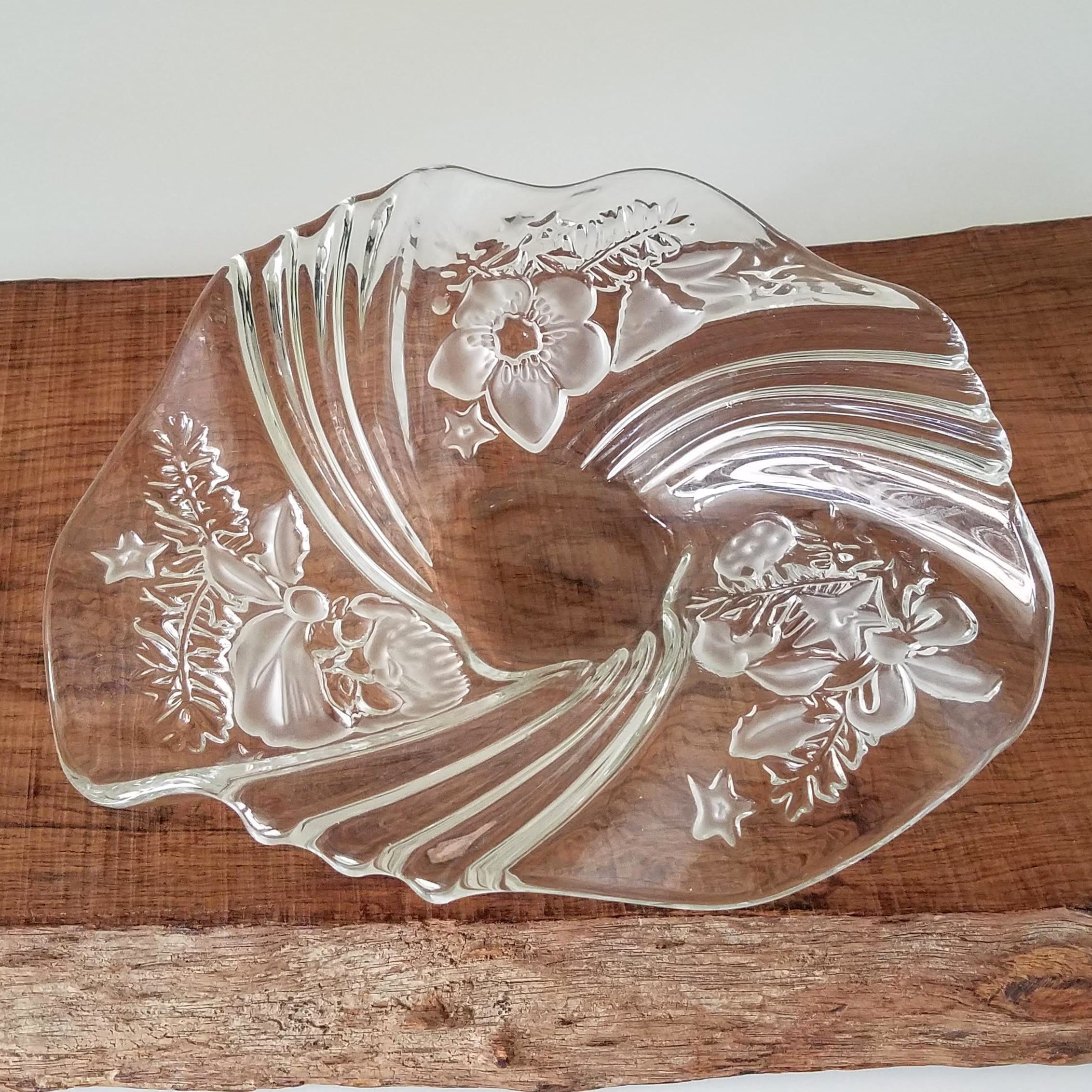 Mikasa Crystal Christmas Medley Bowl, Holiday Crystal Swirl Bowl ...