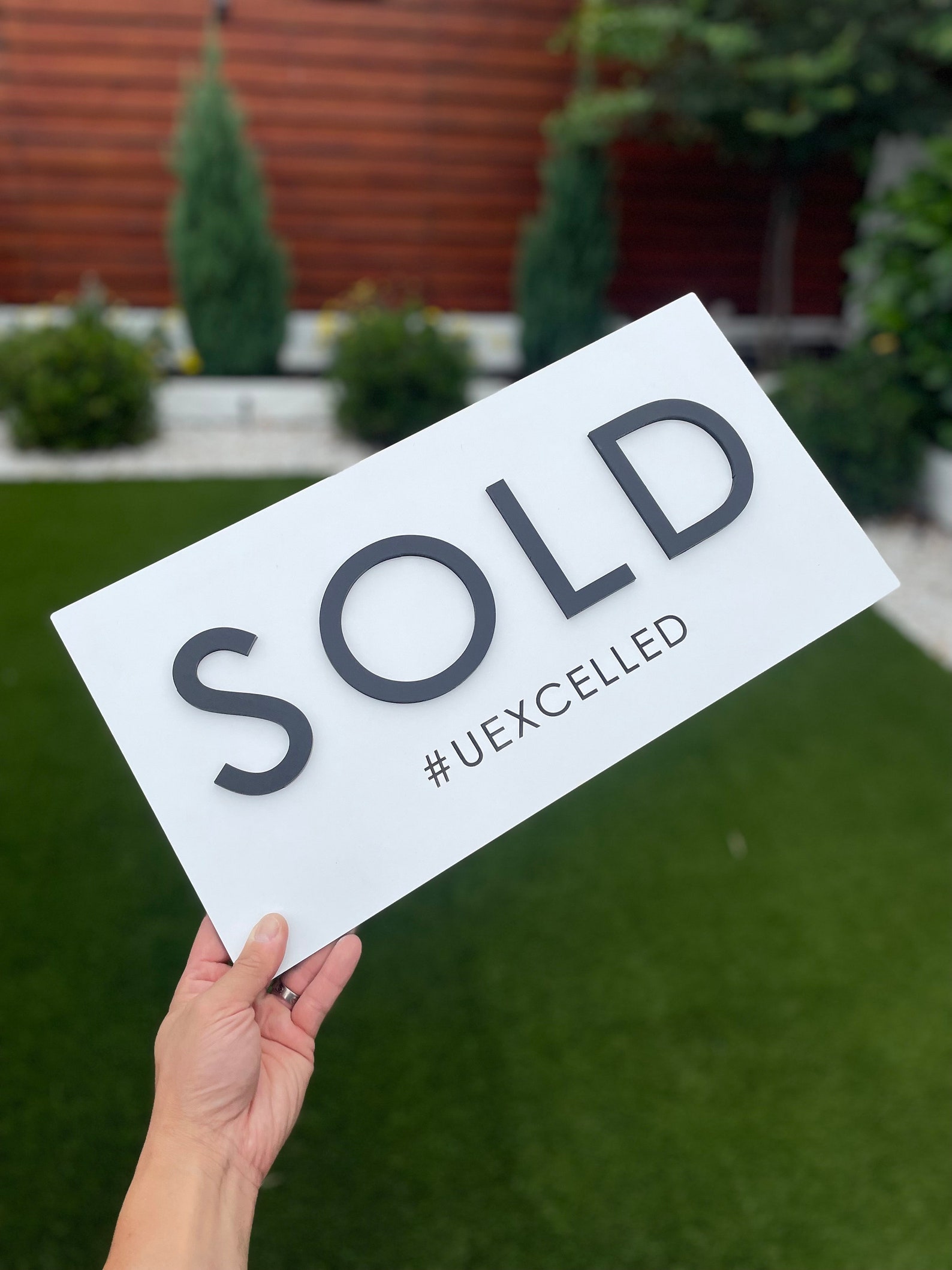 Personalized SOLD Sign, Realtor Closing Gift (18x9 Inches) - Etsy