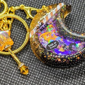 Halloween Kawaii Moon Shaker Magical Keychain - Etsy