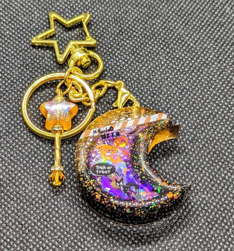 Halloween Kawaii Moon Shaker Magical Keychain - Etsy
