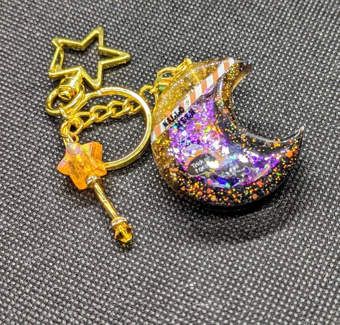 Halloween Kawaii Moon Shaker Magical Keychain - Etsy