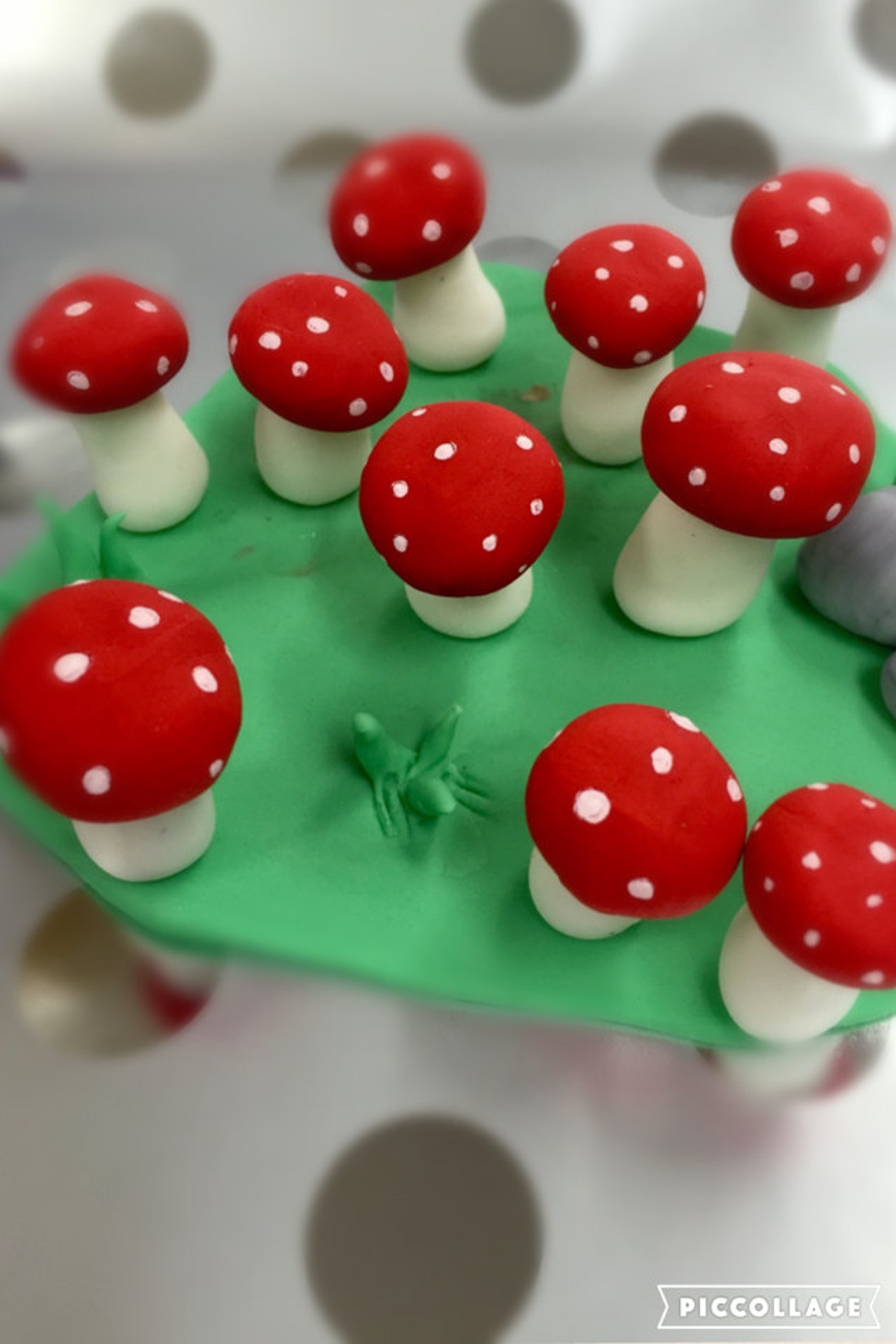 Fondant Toadstools Gumpaste Toadstools Edible Toppers Cupcake - Etsy