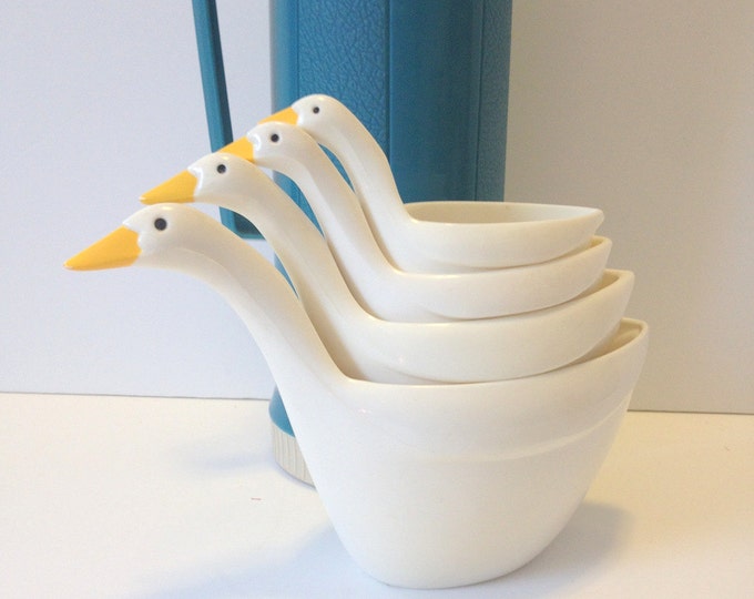 Vintage Nesting Geese Measuring Cups Plastic Stackable Goose Baking ...