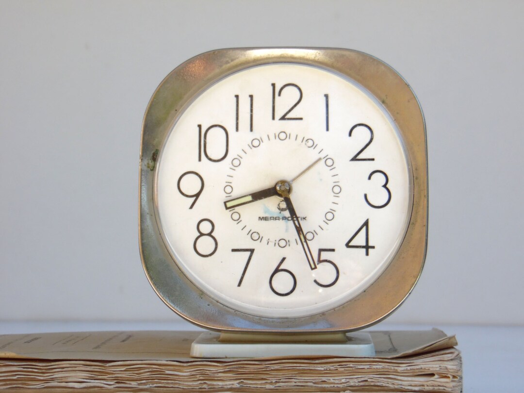 Vintage Off-white Mechanical Alarm Clock / Made in Poland / - Etsy