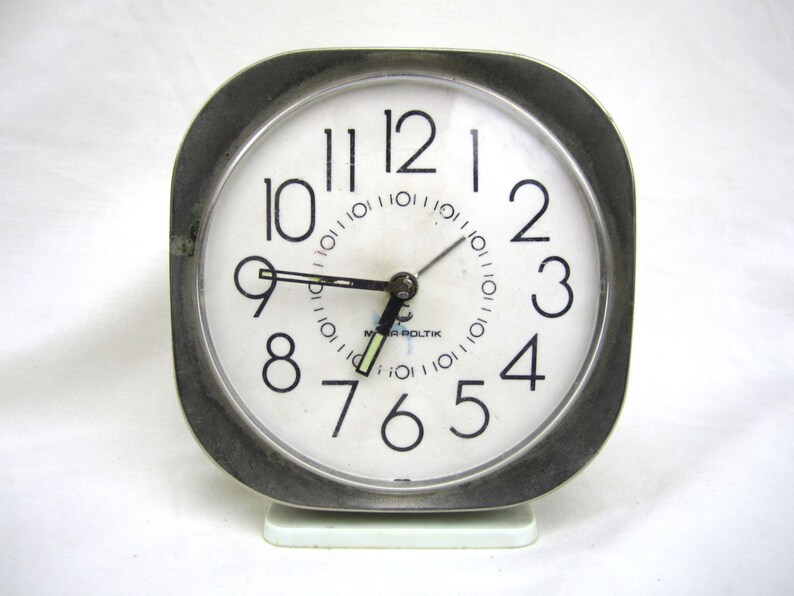 Vintage Off-white Mechanical Alarm Clock / Made in Poland / - Etsy