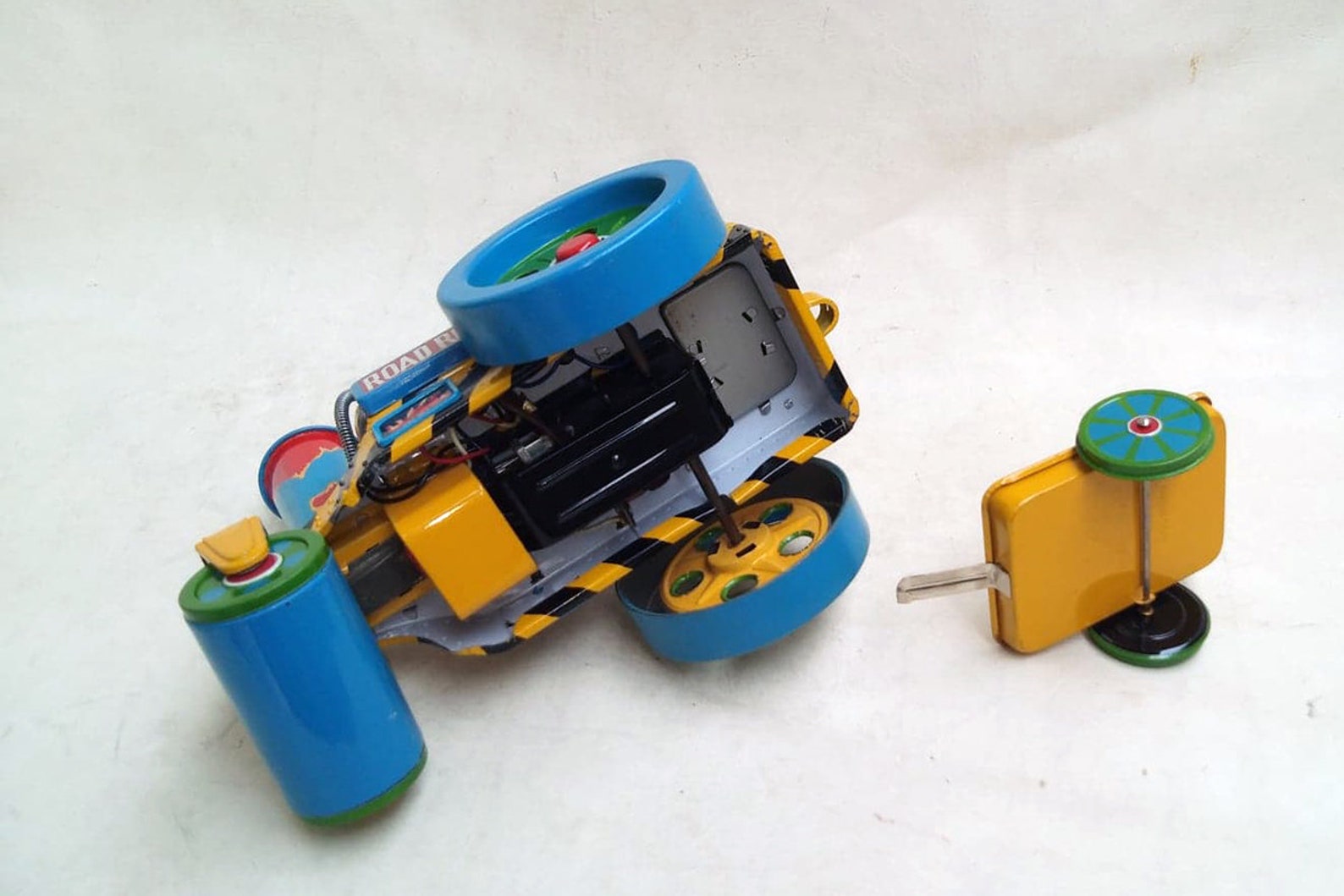 Nos Rare Vintage Tin Toy Steam Roller With Trailer Battery Operated ...