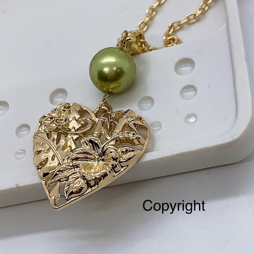 Heart With Bamboo Monstera Hibiscusplumeria Flower: Hamilton Gold ...