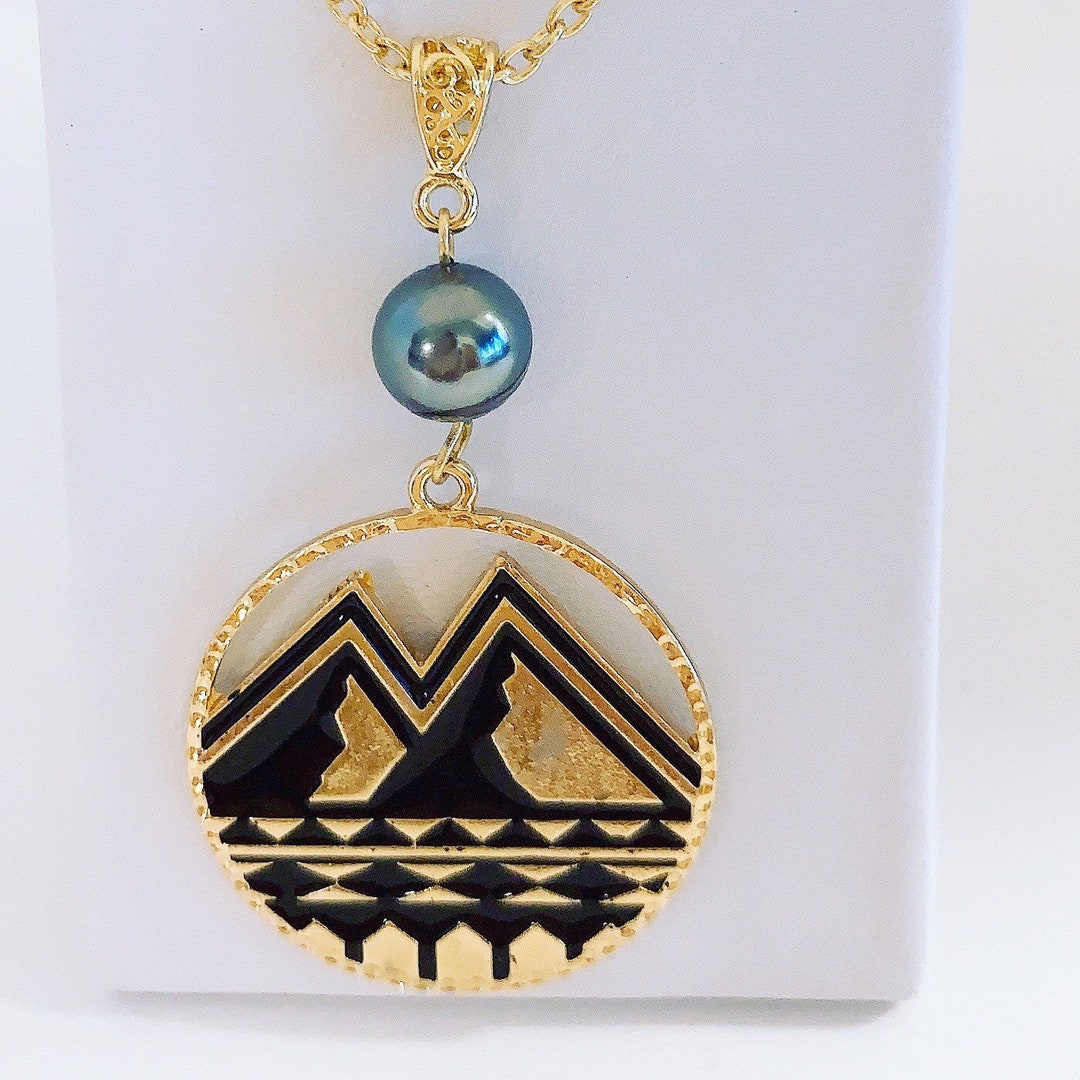 Mauna Kea Tribal Circle: Hamilton Gold Necklace With Shell Pearls - Etsy