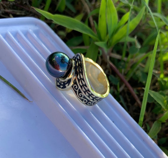 Polynesian Tribal Swirling Hamilton Gold Ring with Peacock Shell Pearl ...