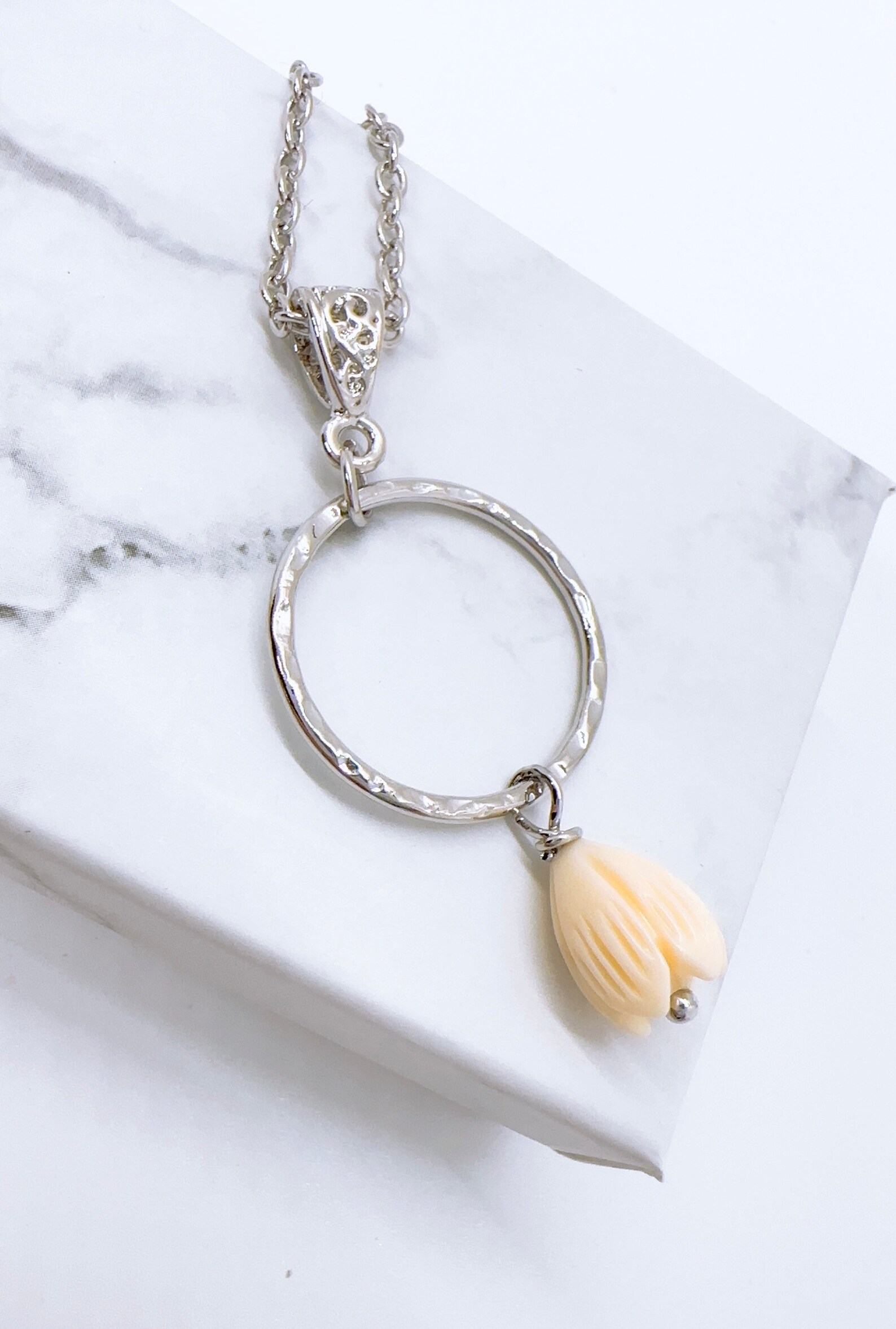 Pikake Flower : Hamilton Silver Color Earring - Etsy