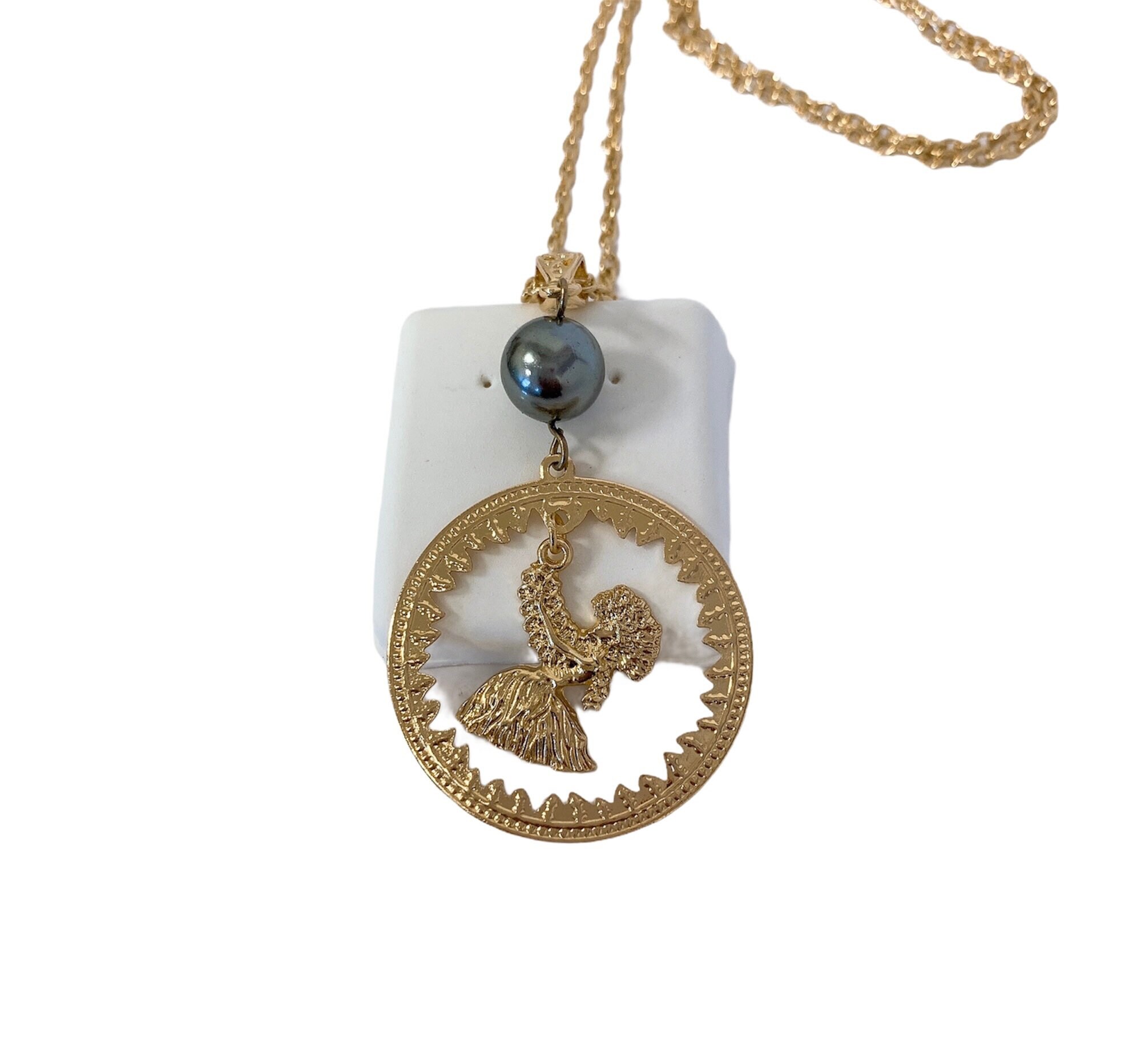 Hawaii Hula Dancing Girl : Hamilton Gold Necklace With Shell Pearls - Etsy