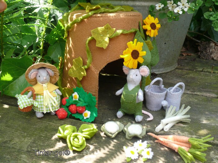 Mouse in the Garden DIY Kit - Etsy Norway
