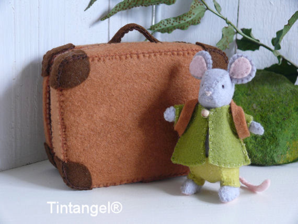 Travel Mouse With Suitcase Boy. DIY Kits - Etsy Norway