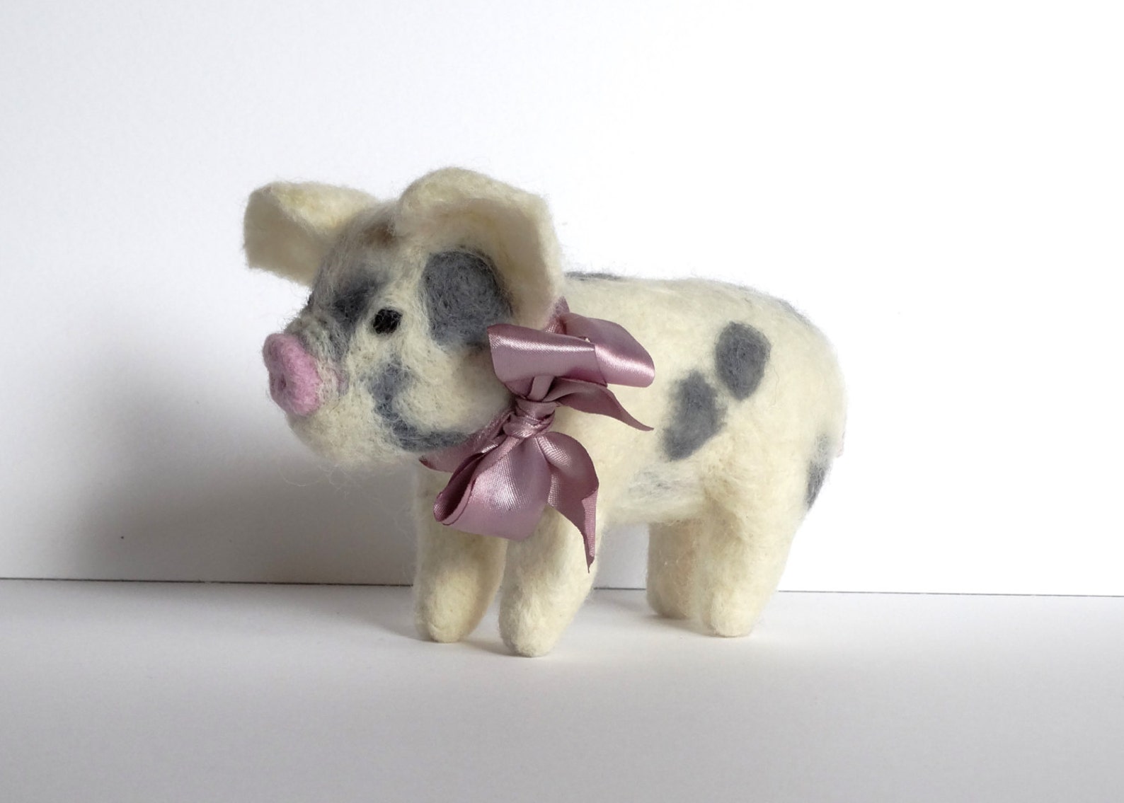 Needle Felted Animal ,felted Toy Little Pig,small Felted Figure Pig ...