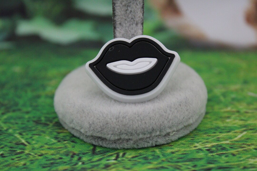 Mini Black and White Lips Shoe Charm (20mm) - Etsy