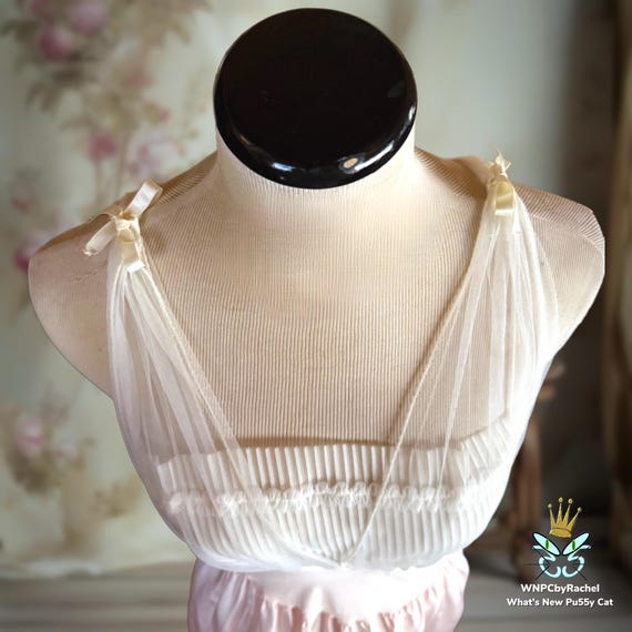 1950s Banner Girl Pleated Bust Nightgown, Large - Gem