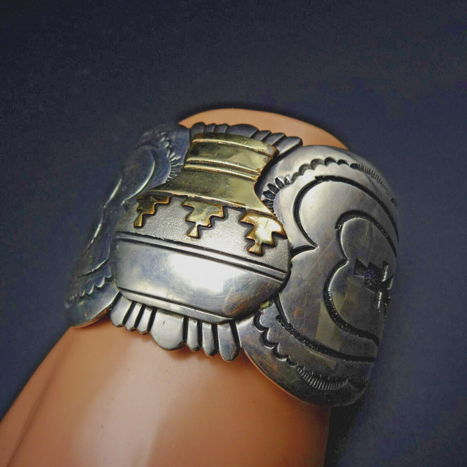 VINTAGE Thomas Singer NAVAJO Sterling Silver and Gold Overlay Vase Cuff ...