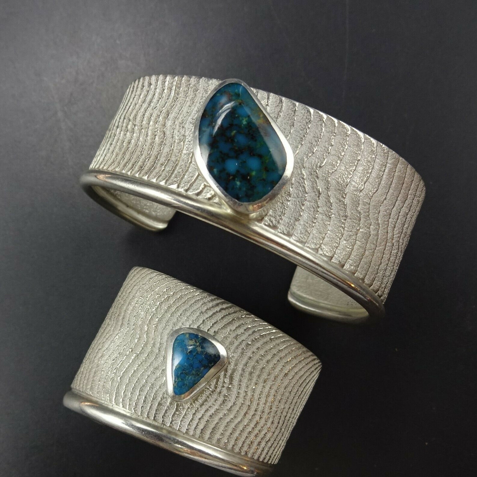 JOSHUA BINGHAM Sterlingsilver Cuttlebone Cast Parent/baby BRACELET Set ...