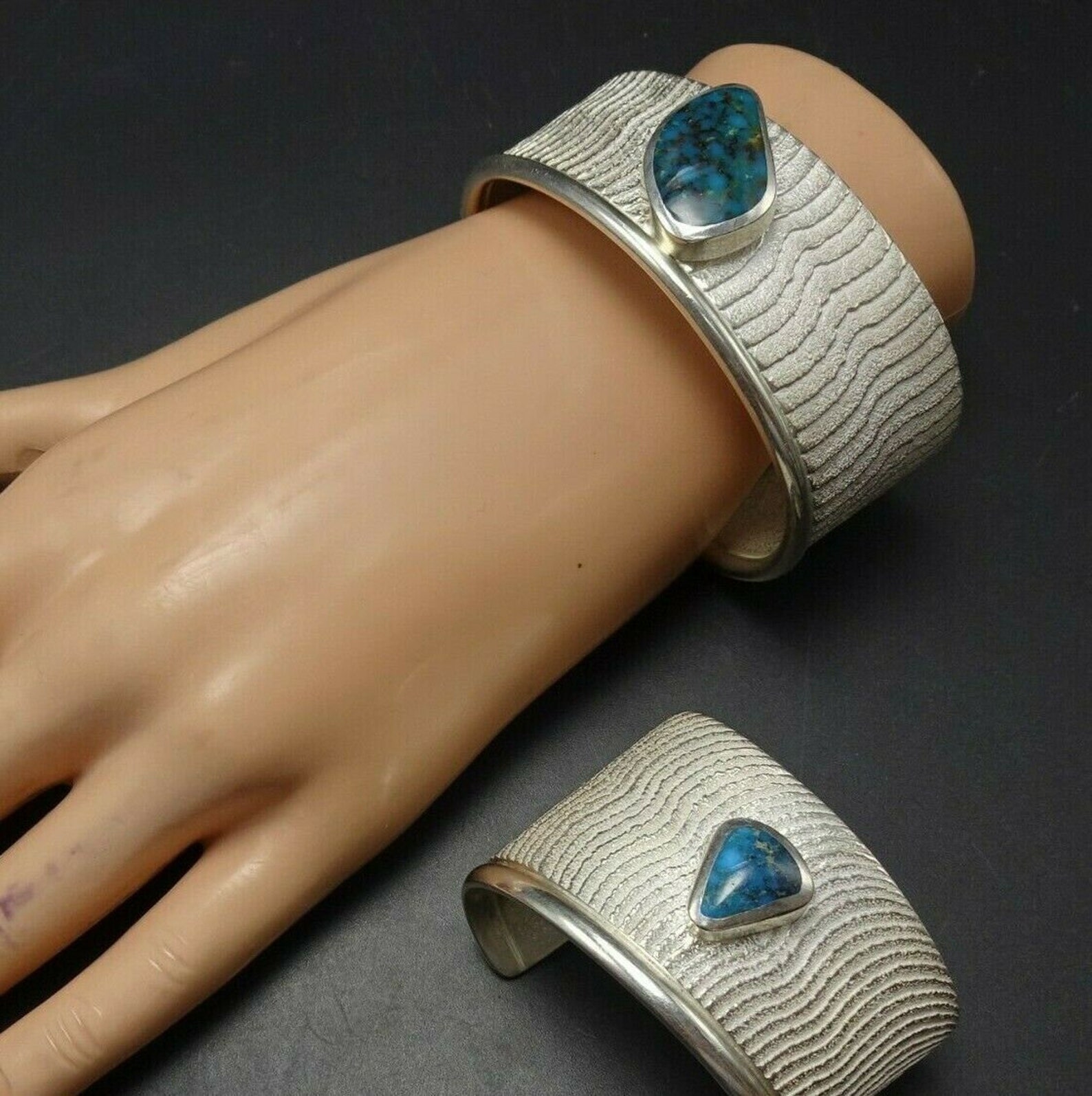 JOSHUA BINGHAM Sterlingsilver Cuttlebone Cast Parent/baby BRACELET Set ...