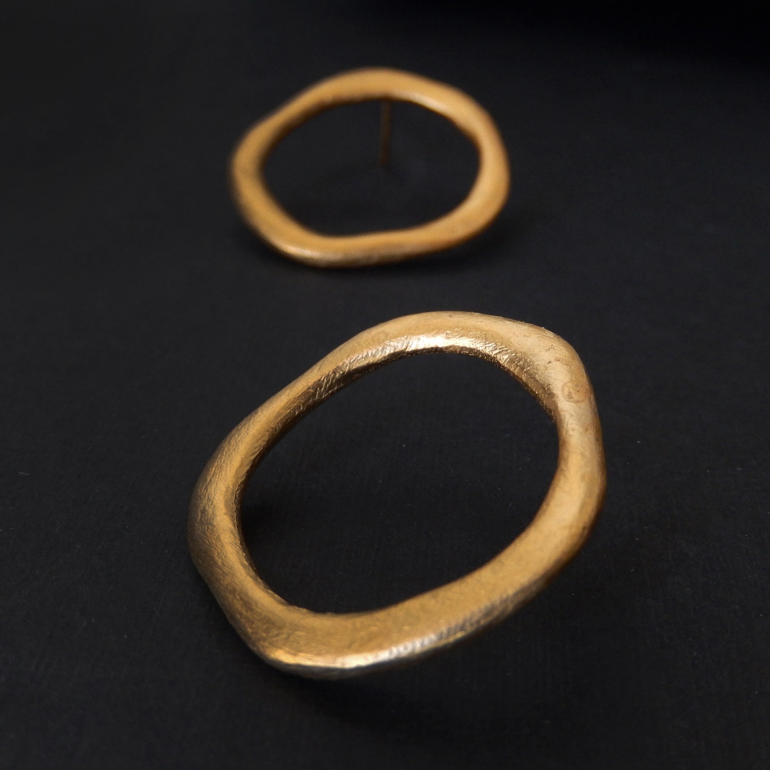 Large Chunky Front Facing Hoop Earrings in Silver Earrings - Etsy