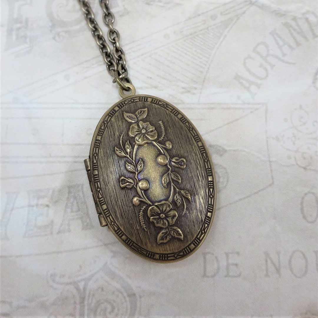Victorian Locket Flower Locket Floral Oval Locket Photo Locket Jewelry ...