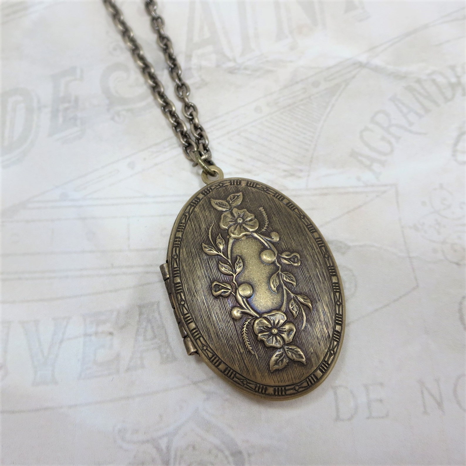 Victorian Locket Flower Locket Floral Oval Locket Photo Locket - Etsy