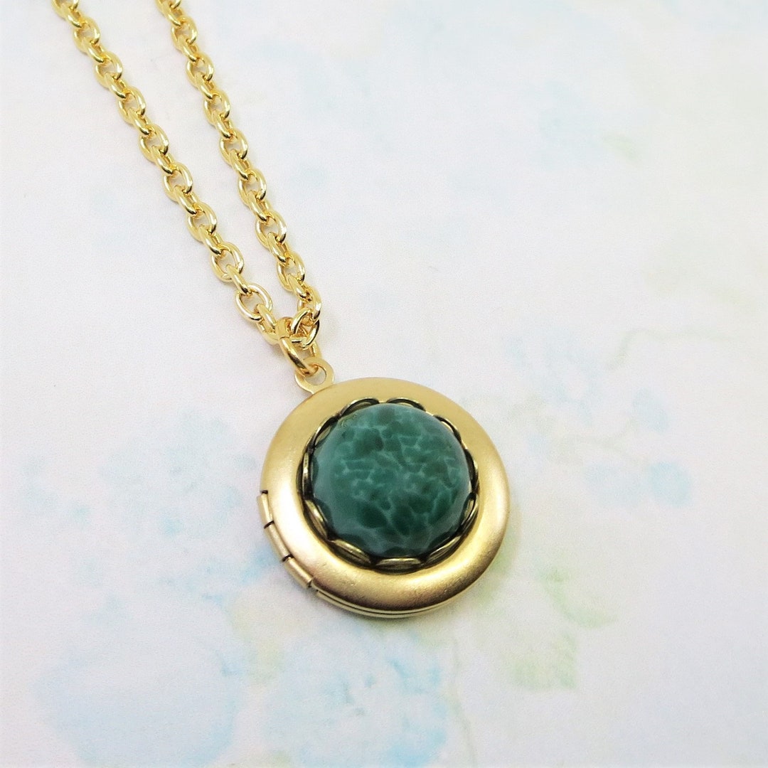 Jade Green Locket Gold Locket Small Round Locket Vintage Locket Jewelry ...