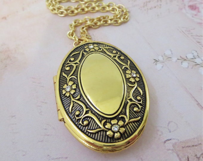 Gold Locket, Vintage Locket, Large Oval Locket, Jewelry, Gift - Etsy