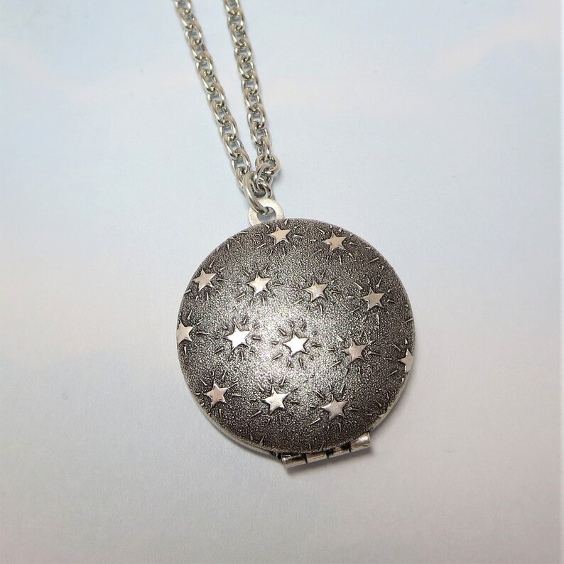 Star Locket Round Locket Celestial Locket Silver Locket - Etsy