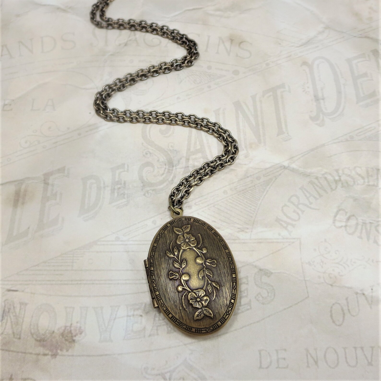 Victorian Locket Flower Locket Floral Oval Locket Photo Locket - Etsy