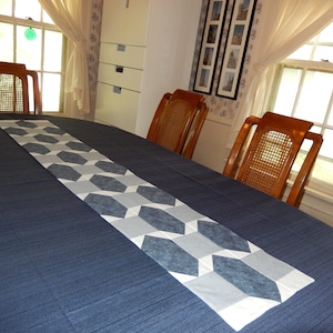 Hexagon Harmony Table Runner - Etsy
